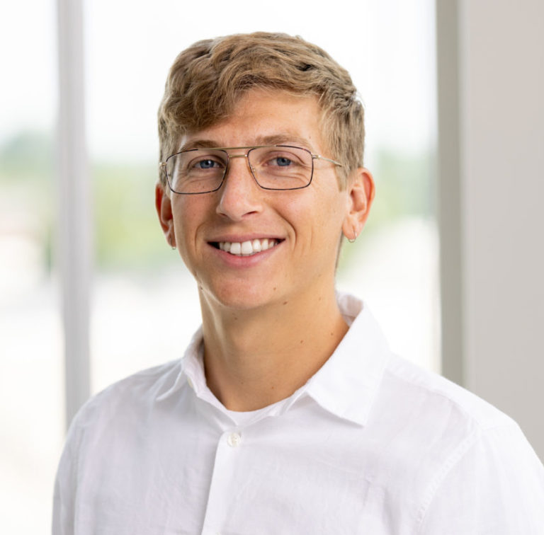 Charles Aris launches contingency search business: Aris Amplify ...